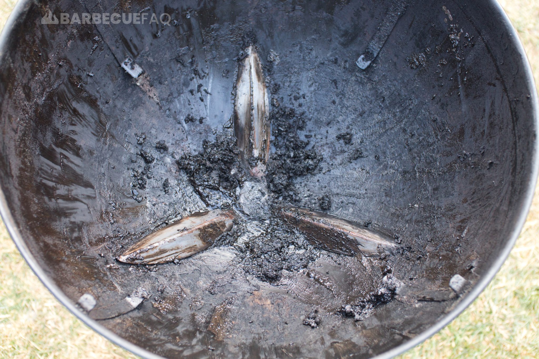 How to Deep Clean a Charcoal Grill - Barbecue FAQ
